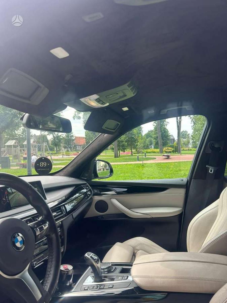 White BMW X5 2015 in Marijampole, with an engine capacity of 2.00 L and mileage of 243 thousand km for 17500 €, photo 10 on AUTOMOTO.COM.LV