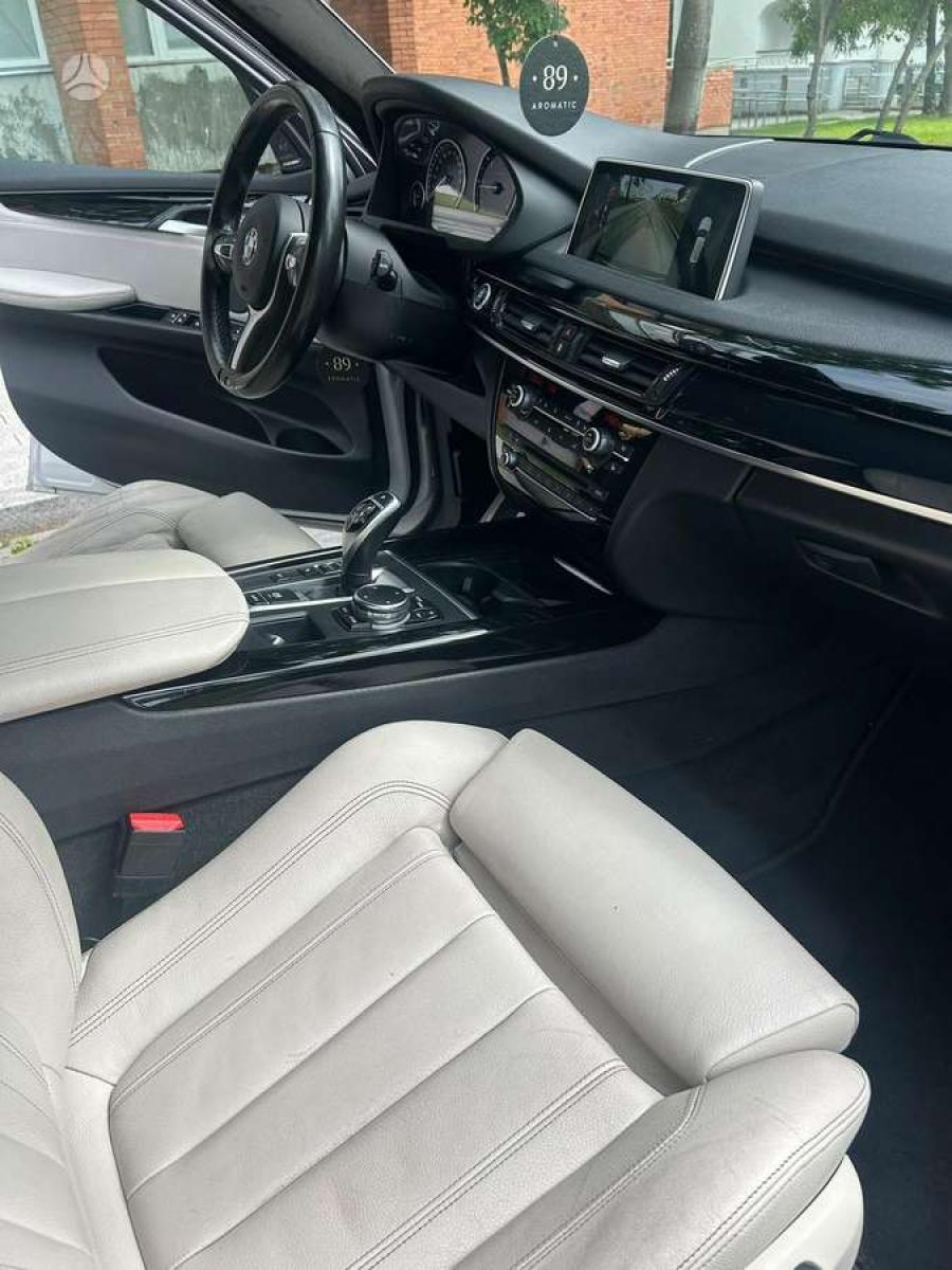 White BMW X5 2015 in Marijampole, with an engine capacity of 2.00 L and mileage of 243 thousand km for 17500 €, photo 11 on AUTOMOTO.COM.LV