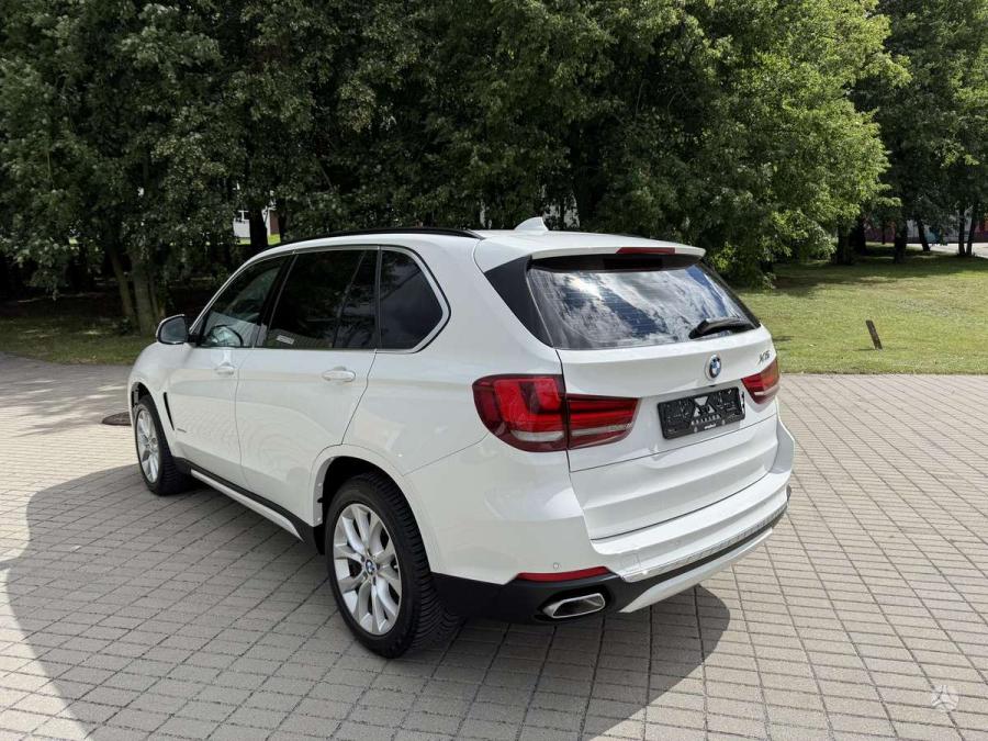 White BMW X5 2015 in Marijampole, with an engine capacity of 2.99 L and mileage of 226 thousand km for 16300 €, photo 4 on AUTOMOTO.COM.LV