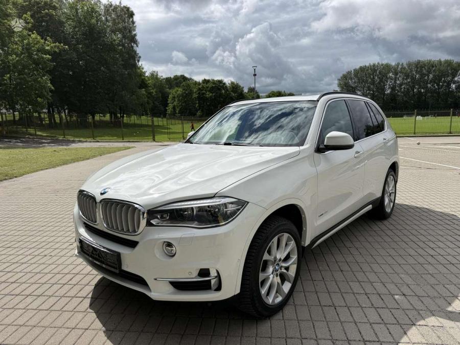 White BMW X5 2015 in Marijampole, with an engine capacity of 2.99 L and mileage of 226 thousand km for 16300 €, photo 5 on AUTOMOTO.COM.LV