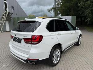 White BMW X5 2015 in Marijampole, with an engine capacity of 2.99 L and mileage of 226 thousand km for 16300 €, photo 7 on AUTOMOTO.COM.LV