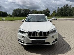 White BMW X5 2015 in Marijampole, with an engine capacity of 2.99 L and mileage of 226 thousand km for 16300 €, photo 8 on AUTOMOTO.COM.LV