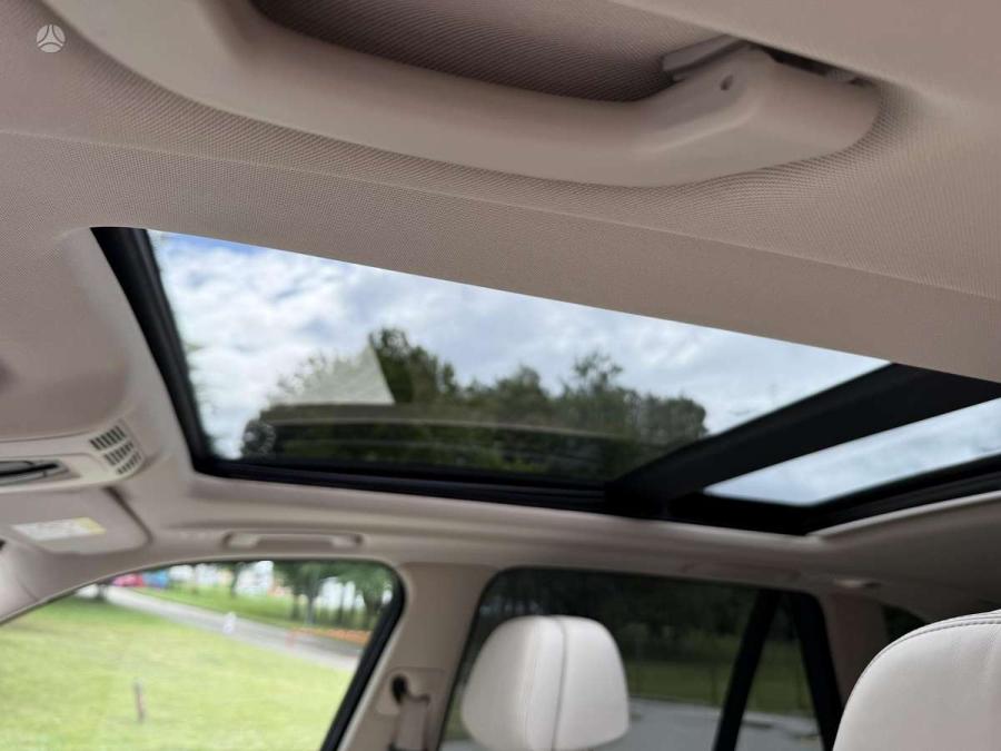 White BMW X5 2015 in Marijampole, with an engine capacity of 2.99 L and mileage of 226 thousand km for 16300 €, photo 18 on AUTOMOTO.COM.LV