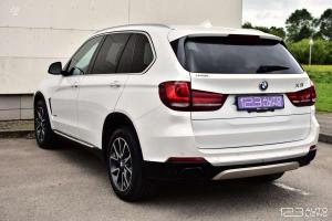 White BMW X5 2015 in Kretinga, with an engine capacity of 4.40 L and mileage of 239 thousand km for 11999 €, photo 8 on AUTOMOTO.COM.LV