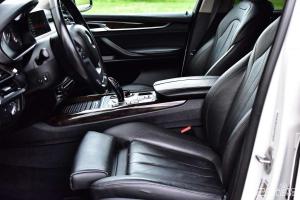 White BMW X5 2015 in Kretinga, with an engine capacity of 4.40 L and mileage of 239 thousand km for 11999 €, photo 14 on AUTOMOTO.COM.LV