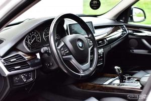 White BMW X5 2015 in Kretinga, with an engine capacity of 4.40 L and mileage of 239 thousand km for 11999 €, photo 28 on AUTOMOTO.COM.LV