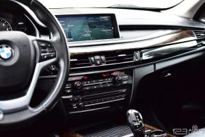 White BMW X5 2015 in Kretinga, with an engine capacity of 4.40 L and mileage of 239 thousand km for 11999 €, photo 30 on AUTOMOTO.COM.LV