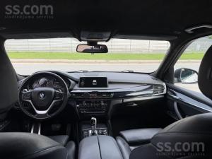 White BMW X5 2015 in Riga, with an engine capacity of 3.00 L and mileage of 266 thousand km for 13550 €, photo 6 on AUTOMOTO.COM.LV