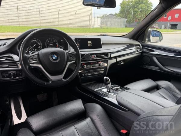 White BMW X5 2015 in Riga, with an engine capacity of 3.00 L and mileage of 266 thousand km for 13550 €, photo 6 on AUTOMOTO.COM.LV