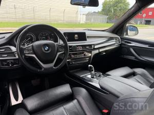 White BMW X5 2015 in Riga, with an engine capacity of 3.00 L and mileage of 266 thousand km for 13550 €, photo 7 on AUTOMOTO.COM.LV