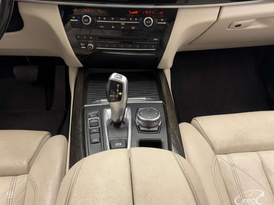 Balts BMW X5 2015 Viļņa, ar dzinēja tilpumu 2.99 L un nobraukumu 334 tūkst. km par 15000 €, foto 20 vietnē AUTOMOTO.COM.LV