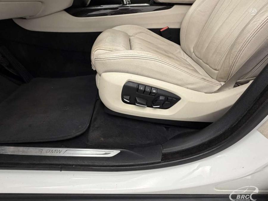 Balts BMW X5 2015 Viļņa, ar dzinēja tilpumu 2.99 L un nobraukumu 334 tūkst. km par 15000 €, foto 24 vietnē AUTOMOTO.COM.LV