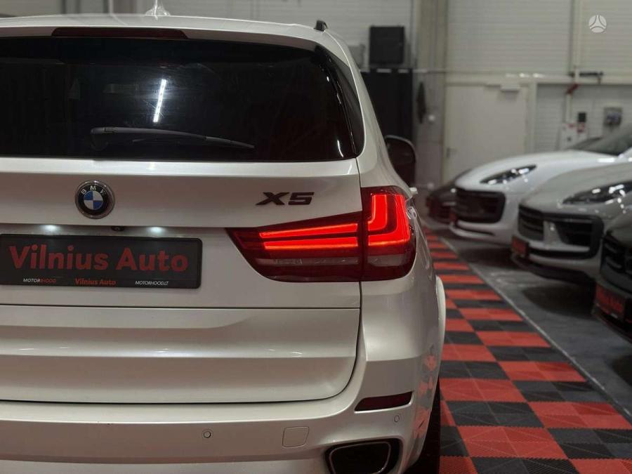 White BMW X5 2015 in Vilnius, with an engine capacity of 2.98 L and mileage of 186 thousand km for 16500 €, photo 9 on AUTOMOTO.COM.LV