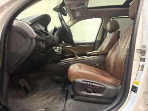 White BMW X5 2015 in Vilnius, with an engine capacity of 2.98 L and mileage of 186 thousand km for 16500 €, photo 14 on AUTOMOTO.COM.LV