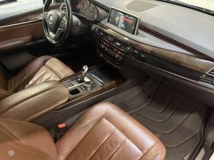White BMW X5 2015 in Vilnius, with an engine capacity of 2.98 L and mileage of 186 thousand km for 16500 €, photo 16 on AUTOMOTO.COM.LV