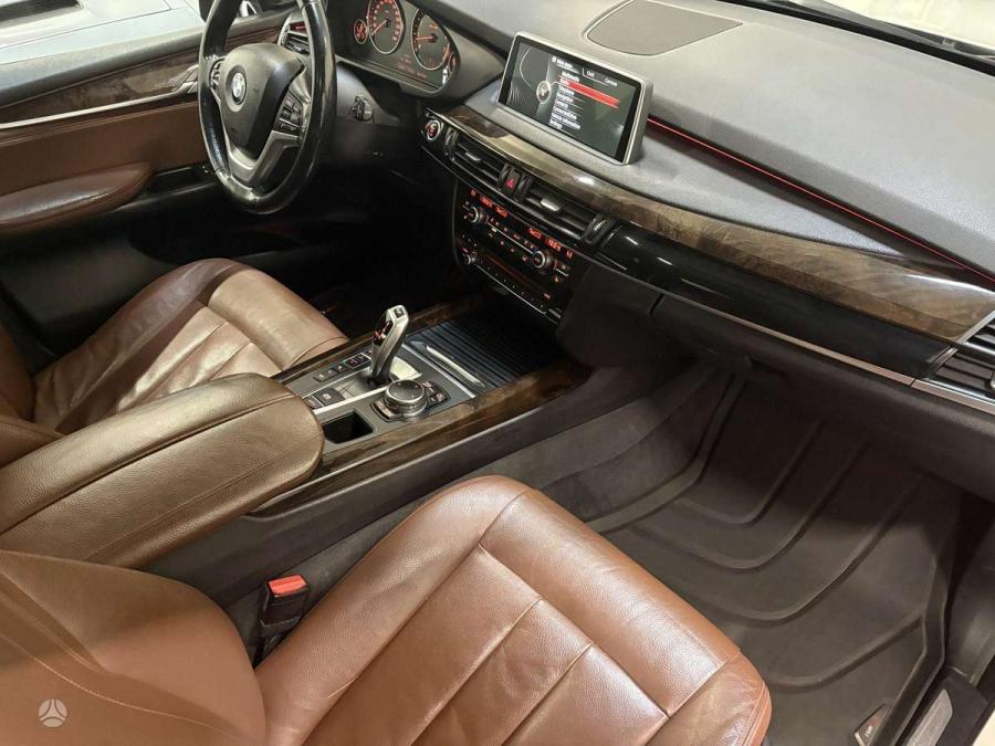 White BMW X5 2015 in Vilnius, with an engine capacity of 2.98 L and mileage of 186 thousand km for 16500 €, photo 16 on AUTOMOTO.COM.LV