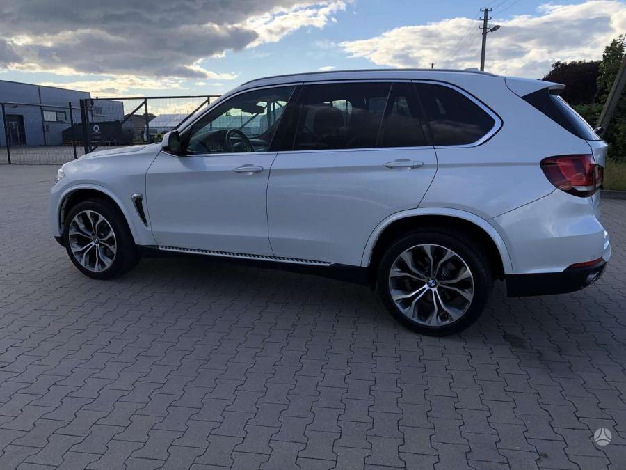Balts BMW X5 2015 Kauņa, ar dzinēja tilpumu 2.00 L un nobraukumu 189 tūkst. km par 22000 €, foto 4 vietnē AUTOMOTO.COM.LV