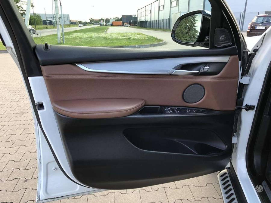 Balts BMW X5 2015 Kauņa, ar dzinēja tilpumu 2.00 L un nobraukumu 189 tūkst. km par 22000 €, foto 17 vietnē AUTOMOTO.COM.LV