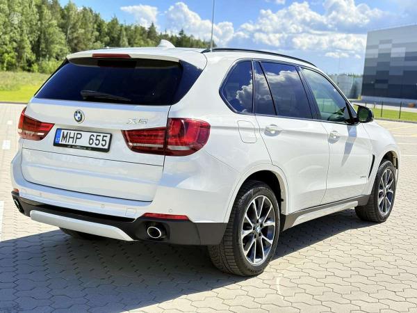 Balts BMW X5 2015 Viļņa, ar dzinēja tilpumu 2.99 L un nobraukumu 327 tūkst. km par 19900 €, foto 6 vietnē AUTOMOTO.COM.LV