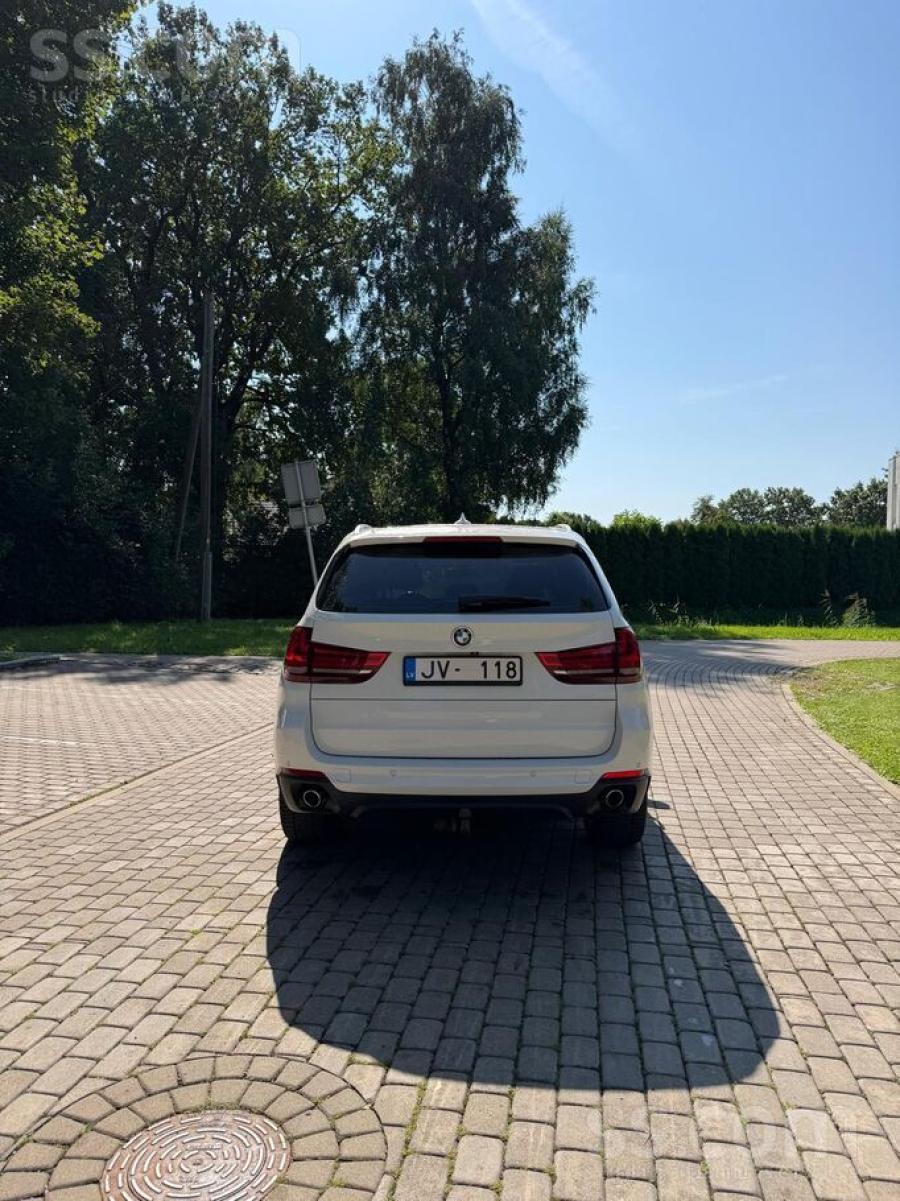 Balts BMW X5 2015 Rīga, ar dzinēja tilpumu 3.00 L un nobraukumu 222 tūkst. km par 18000 €, foto 4 vietnē AUTOMOTO.COM.LV