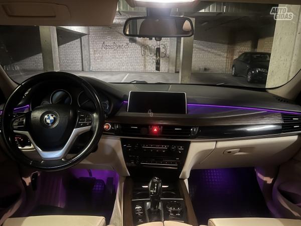 BMW X5 2015 Viļņa vietnē Balts BMW X5 2015 Viļņa, ar dzinēja tilpumu 4.40 L un nobraukumu 250 tūkst. km par 15555 €, foto 11 vietnē AUTOMOTO.COM.LV