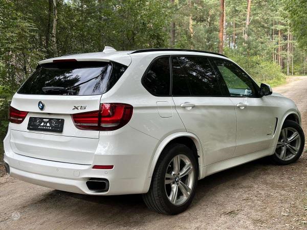 Balts BMW X5 2015 Viļņa, ar dzinēja tilpumu 4.40 L un nobraukumu 142 tūkst. km par 19500 €, foto 5 vietnē AUTOMOTO.COM.LV