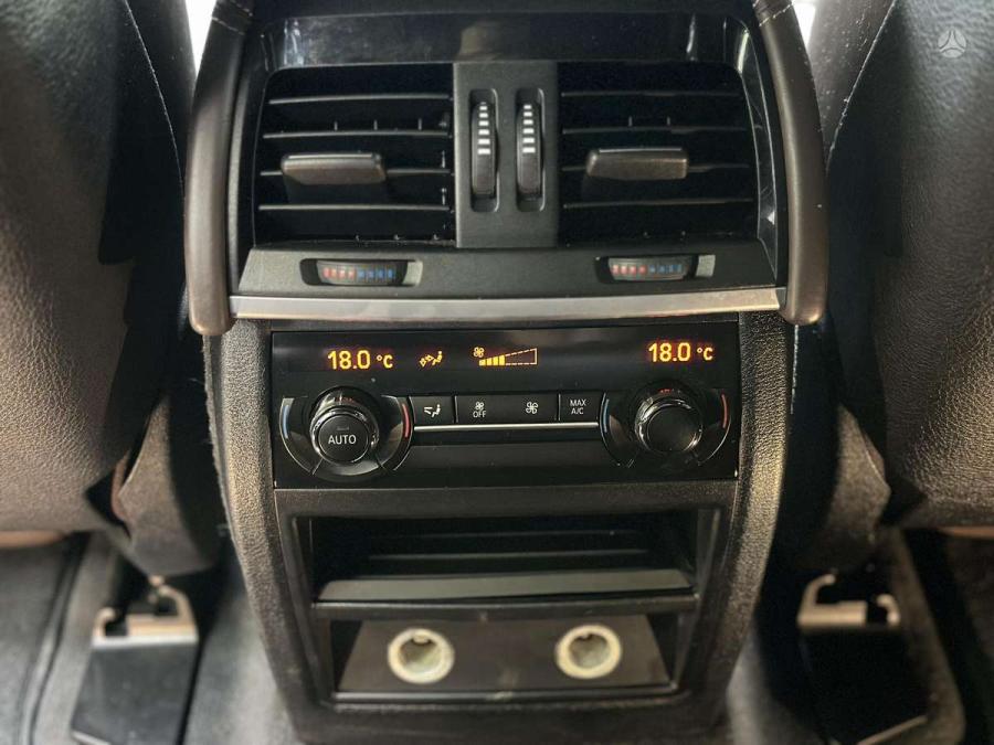 Balts BMW X5 2015 Viļņa, ar dzinēja tilpumu 4.40 L un nobraukumu 142 tūkst. km par 19000 €, foto 19 vietnē AUTOMOTO.COM.LV