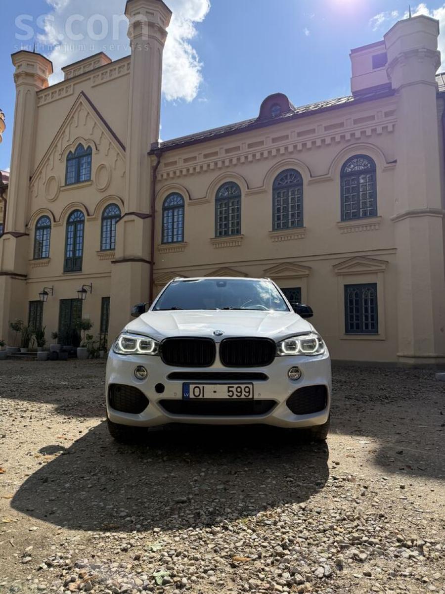 Balts BMW X5 2015 Preiļi, ar dzinēja tilpumu 3.00 L un nobraukumu 271 tūkst. km par 21000 €, foto 4 vietnē AUTOMOTO.COM.LV