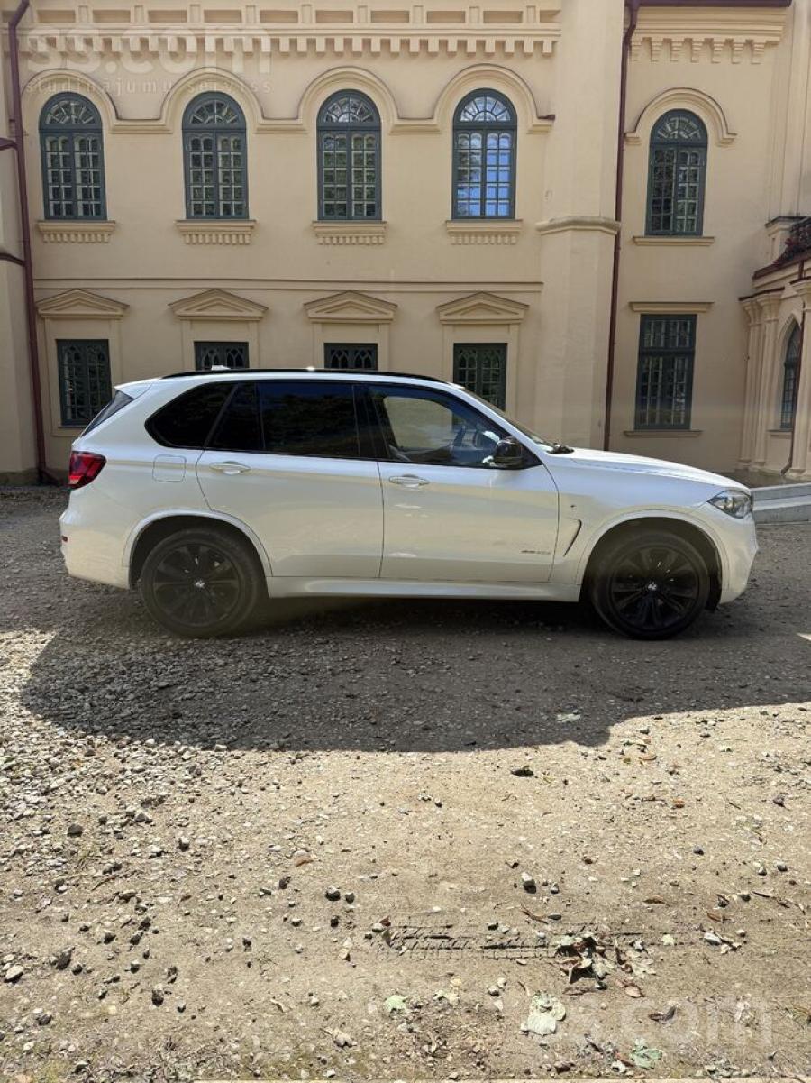 Balts BMW X5 2015 Preiļi, ar dzinēja tilpumu 3.00 L un nobraukumu 271 tūkst. km par 21000 €, foto 6 vietnē AUTOMOTO.COM.LV