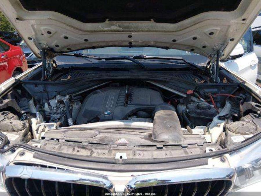 White BMW X5 2015 in Klaipeda, with an engine capacity of 3.00 L and mileage of 170 thousand km for 6700 €, photo 11 on AUTOMOTO.COM.LV