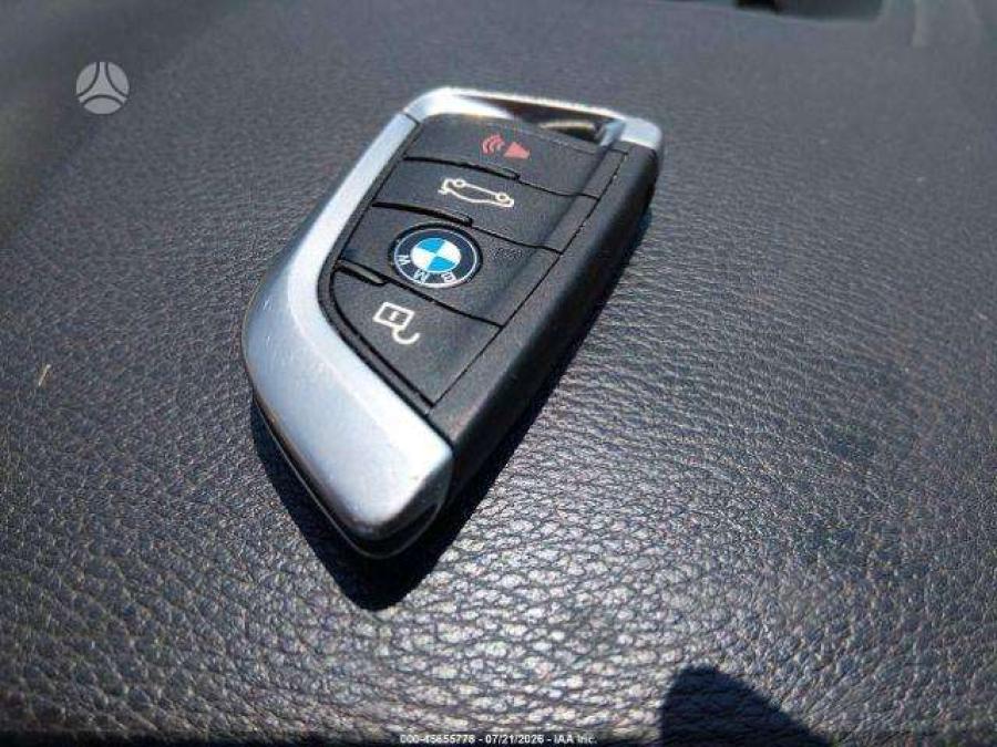 White BMW X5 2015 in Klaipeda, with an engine capacity of 3.00 L and mileage of 170 thousand km for 6700 €, photo 12 on AUTOMOTO.COM.LV