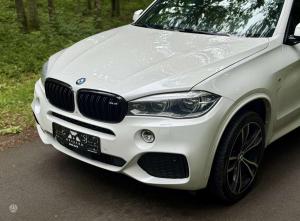 White BMW X5 2015 in Kursenai, with an engine capacity of 2.99 L and mileage of 268 thousand km for 19900 €, photo 6 on AUTOMOTO.COM.LV
