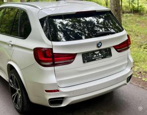 White BMW X5 2015 in Kursenai, with an engine capacity of 2.99 L and mileage of 268 thousand km for 19900 €, photo 7 on AUTOMOTO.COM.LV