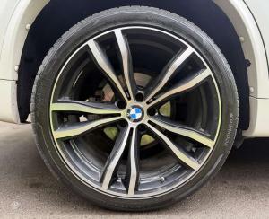 White BMW X5 2015 in Kursenai, with an engine capacity of 2.99 L and mileage of 268 thousand km for 19900 €, photo 24 on AUTOMOTO.COM.LV