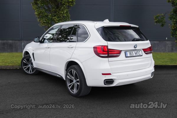 White BMW X5 2015 in Tallinn, with an engine capacity of 3.00 L and mileage of 293 thousand km for 17990 €, photo 5 on AUTOMOTO.COM.LV