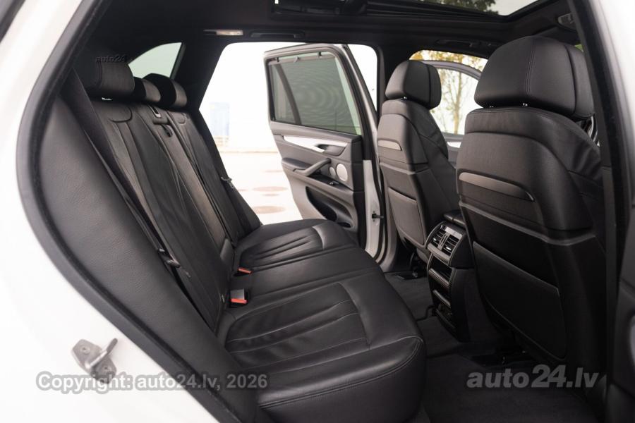 White BMW X5 2015 in Tallinn, with an engine capacity of 3.00 L and mileage of 293 thousand km for 17990 €, photo 7 on AUTOMOTO.COM.LV