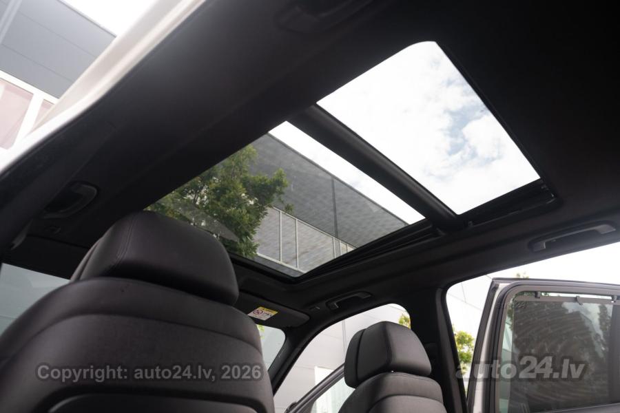 White BMW X5 2015 in Tallinn, with an engine capacity of 3.00 L and mileage of 293 thousand km for 17990 €, photo 11 on AUTOMOTO.COM.LV