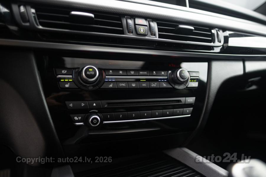 White BMW X5 2015 in Tallinn, with an engine capacity of 3.00 L and mileage of 293 thousand km for 17990 €, photo 13 on AUTOMOTO.COM.LV