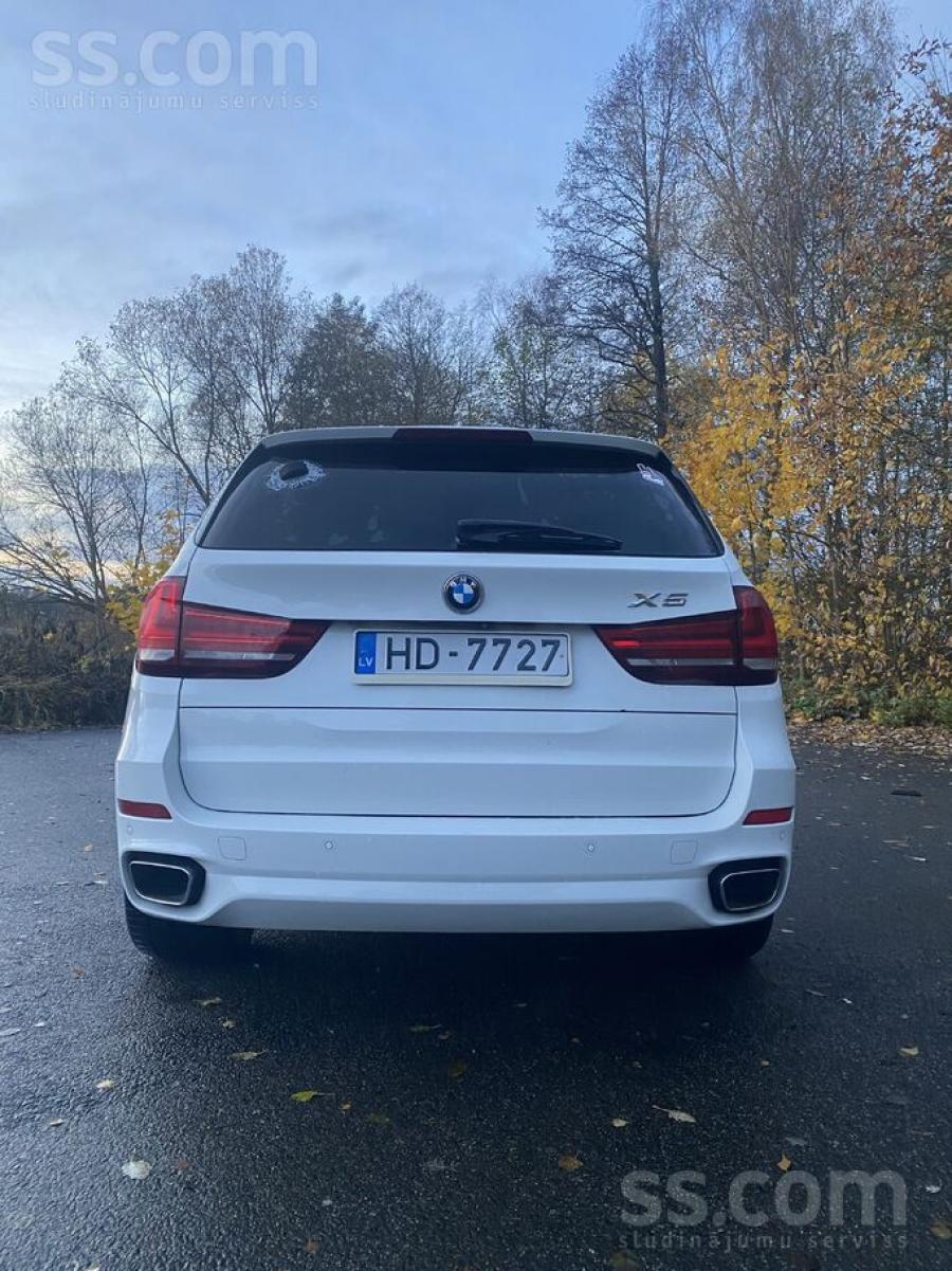 White BMW X5 2015 in Riga, with an engine capacity of 3.00 L and mileage of 290 thousand km for 17000 €, photo 6 on AUTOMOTO.COM.LV