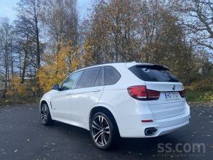 White BMW X5 2015 in Riga, with an engine capacity of 3.00 L and mileage of 290 thousand km for 17000 €, photo 7 on AUTOMOTO.COM.LV