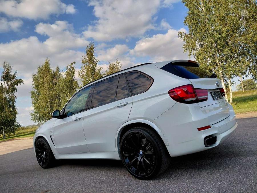 Balts BMW X5 2015 Vilkaviškis, ar dzinēja tilpumu 2.99 L un nobraukumu 235 tūkst. km par 19400 €, foto 12 vietnē AUTOMOTO.COM.LV