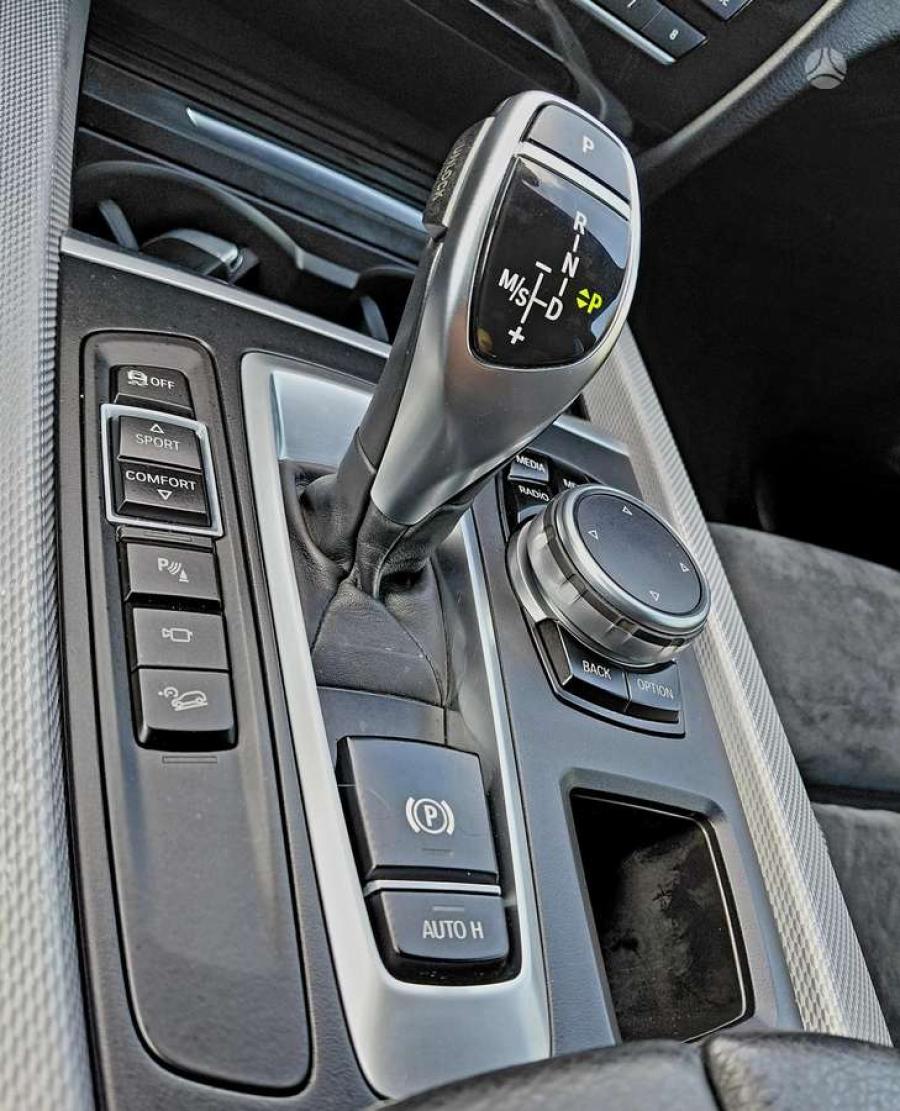 Balts BMW X5 2015 Vilkaviškis, ar dzinēja tilpumu 2.99 L un nobraukumu 235 tūkst. km par 19400 €, foto 30 vietnē AUTOMOTO.COM.LV