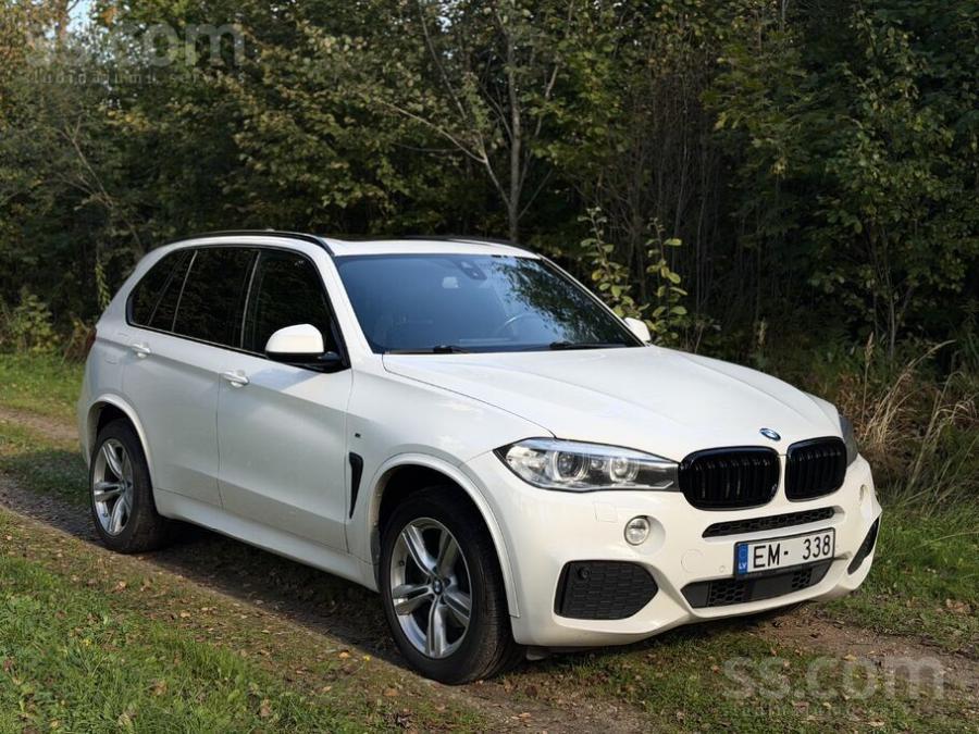 White BMW X5 2015 in Riga, with an engine capacity of 3.00 L and mileage of 269 thousand km for 20600 €, photo 1 on AUTOMOTO.COM.LV