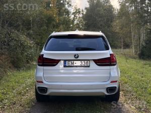 White BMW X5 2015 in Riga, with an engine capacity of 3.00 L and mileage of 269 thousand km for 20600 €, photo 6 on AUTOMOTO.COM.LV