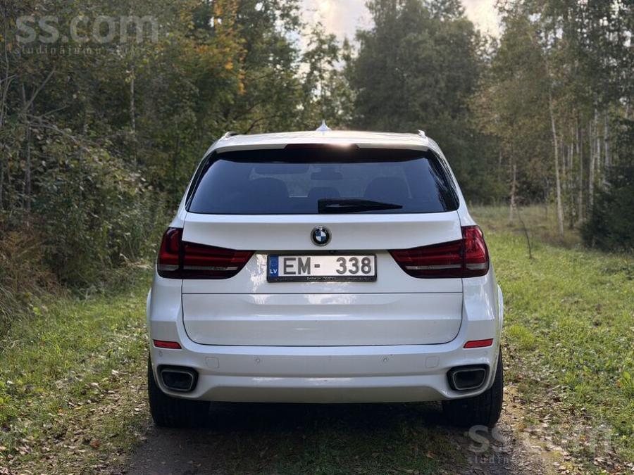 White BMW X5 2015 in Riga, with an engine capacity of 3.00 L and mileage of 269 thousand km for 20600 €, photo 6 on AUTOMOTO.COM.LV