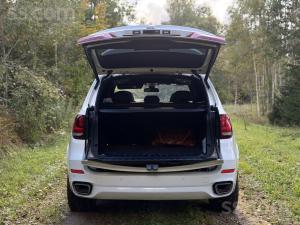 White BMW X5 2015 in Riga, with an engine capacity of 3.00 L and mileage of 269 thousand km for 20600 €, photo 7 on AUTOMOTO.COM.LV