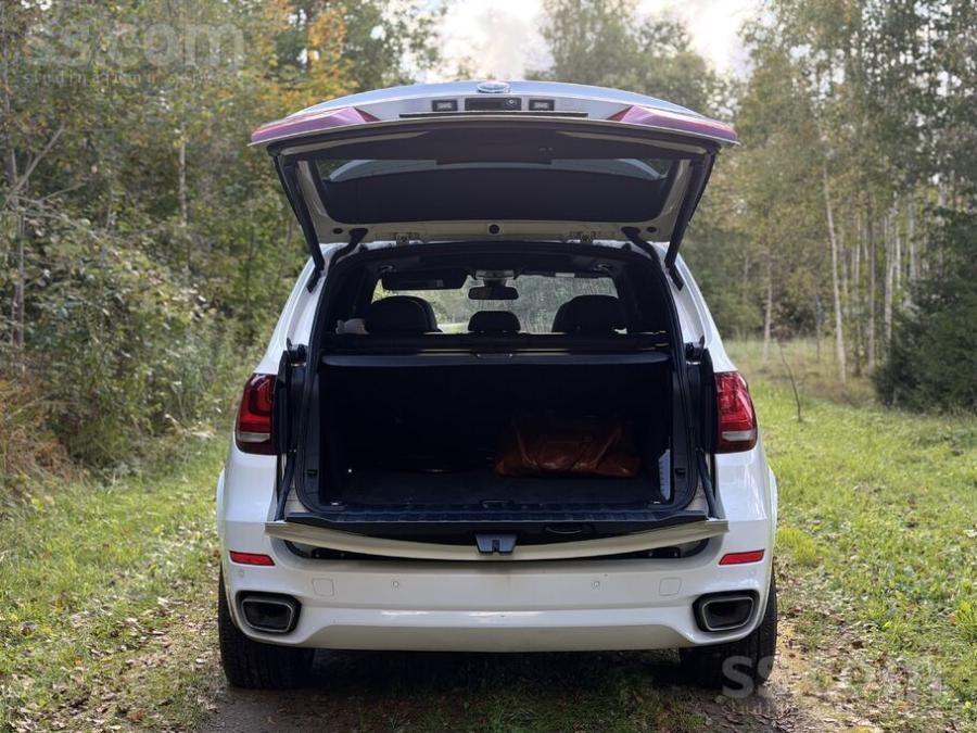 White BMW X5 2015 in Riga, with an engine capacity of 3.00 L and mileage of 269 thousand km for 20600 €, photo 7 on AUTOMOTO.COM.LV