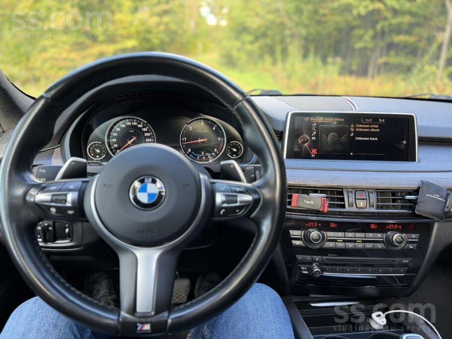 White BMW X5 2015 in Riga, with an engine capacity of 3.00 L and mileage of 269 thousand km for 20600 €, photo 8 on AUTOMOTO.COM.LV