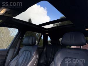 White BMW X5 2015 in Riga, with an engine capacity of 3.00 L and mileage of 269 thousand km for 20600 €, photo 10 on AUTOMOTO.COM.LV