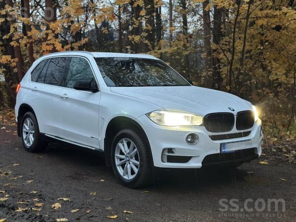 BMW X5 2015 Bauska vietnē Balts BMW X5 2015 Bauska, ar dzinēja tilpumu 2.00 L un nobraukumu 310 tūkst. km par 13500 €, foto 1 vietnē AUTOMOTO.COM.LV